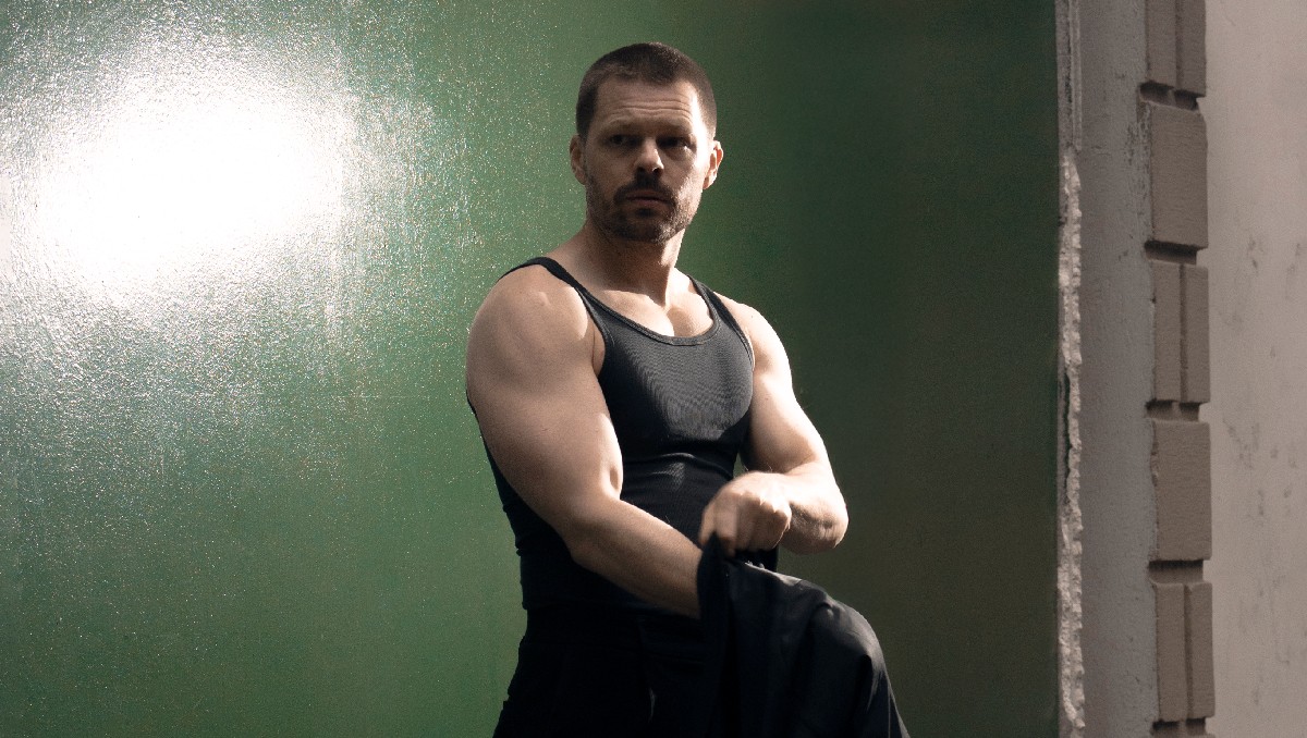 ¿Quién es Blake Webb, actor y psicoterapeuta que llega a 'Rosario ...