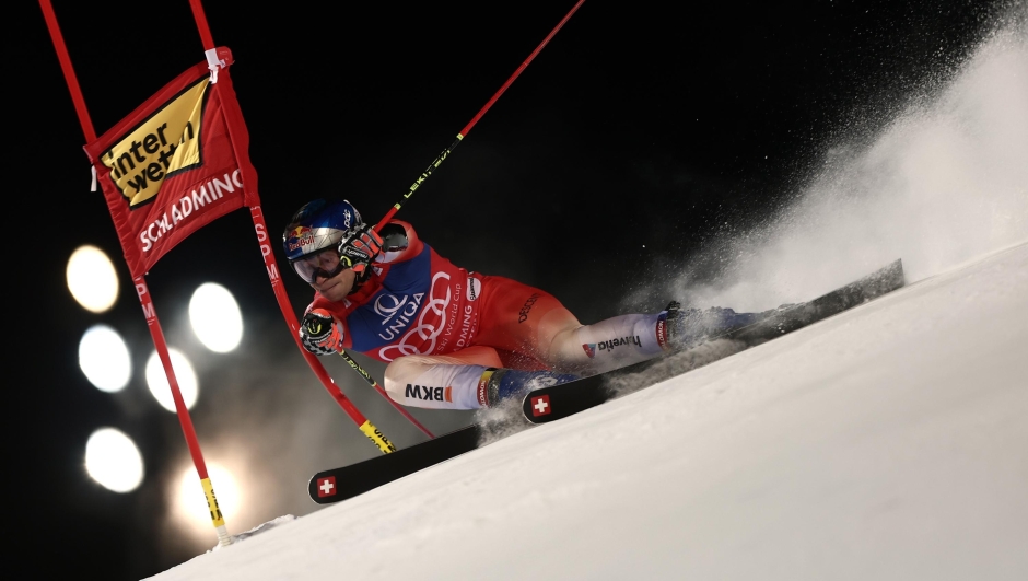 Veloci e con denti da squalo: gli sci da gigante, come F1 della neve