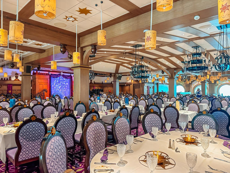 Disney Magic restaurants and dining