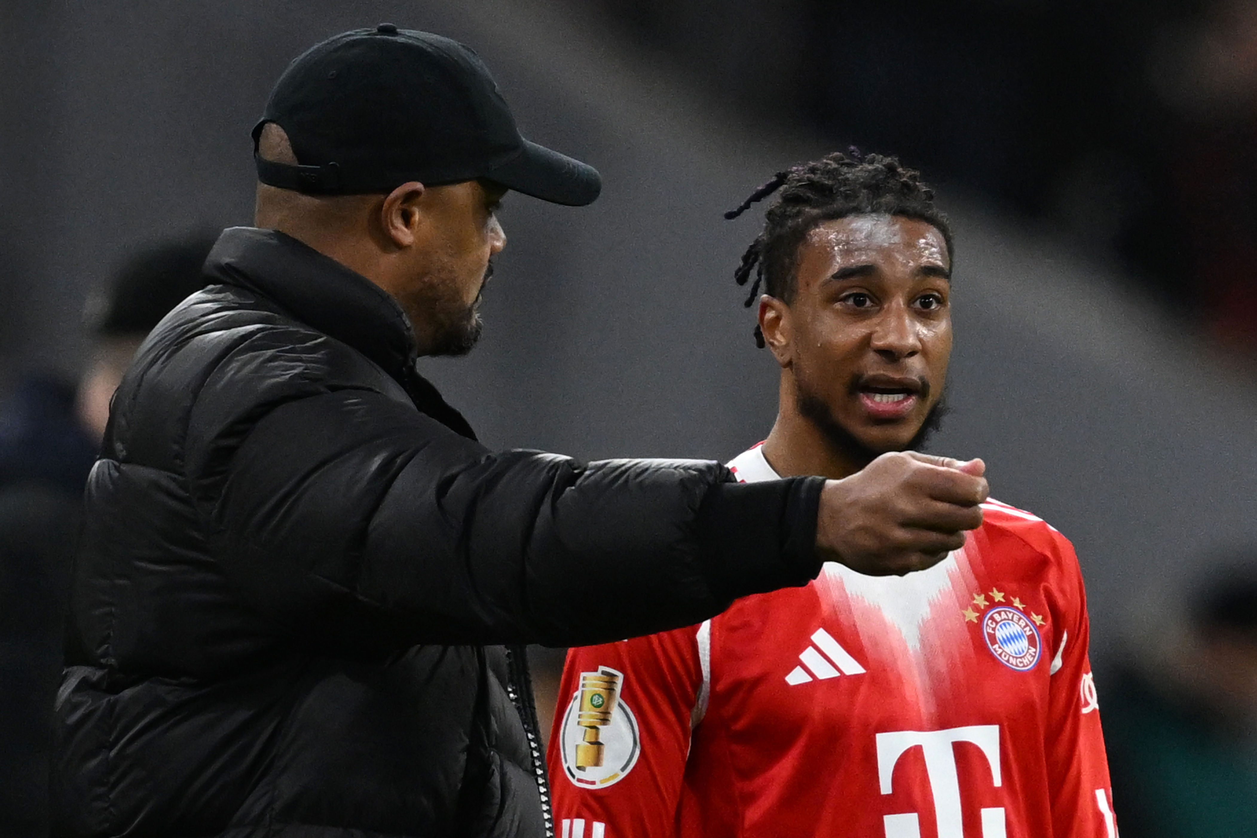 Bayern Munich’s Vincent Kompany warns Michael Olise that he doesn’t ...
