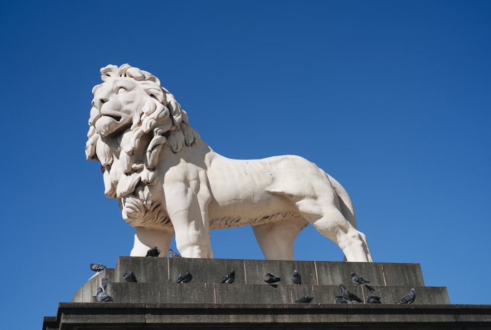 Walking tours to take in London