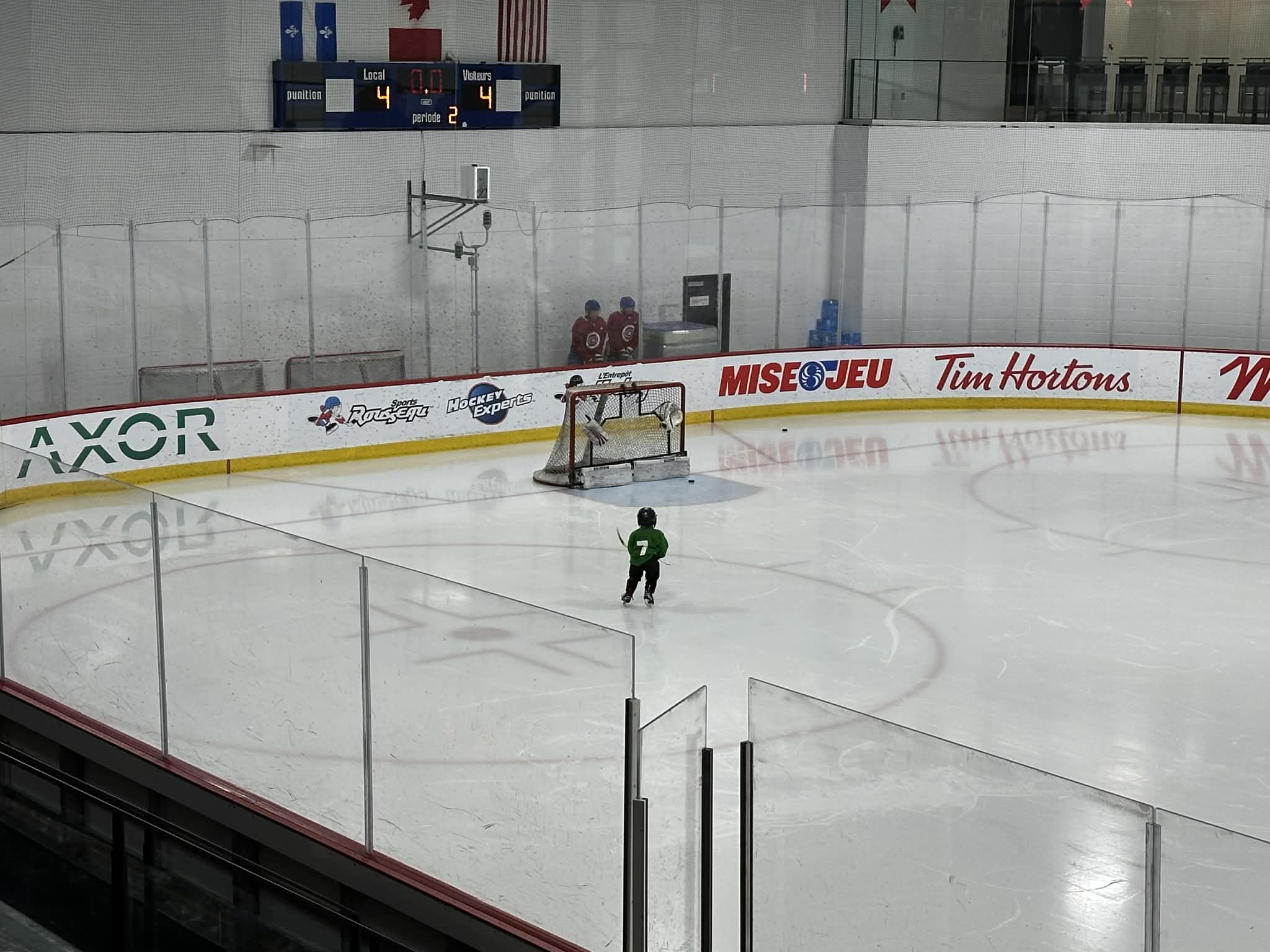 Vidéo : Mike Matheson, son fils… et David Savard (comme gardien) sur la ...