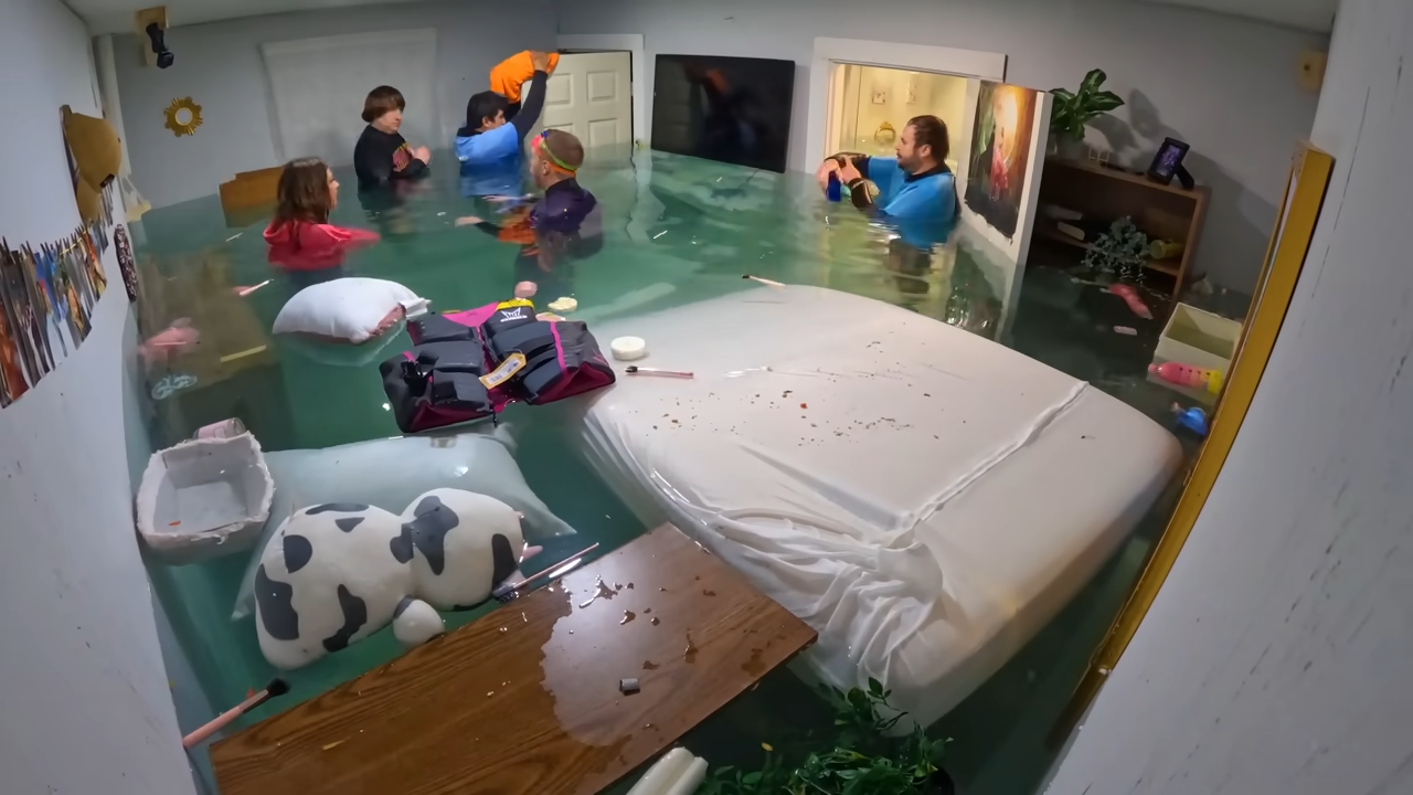 I turned my bedroom into a fish tank!