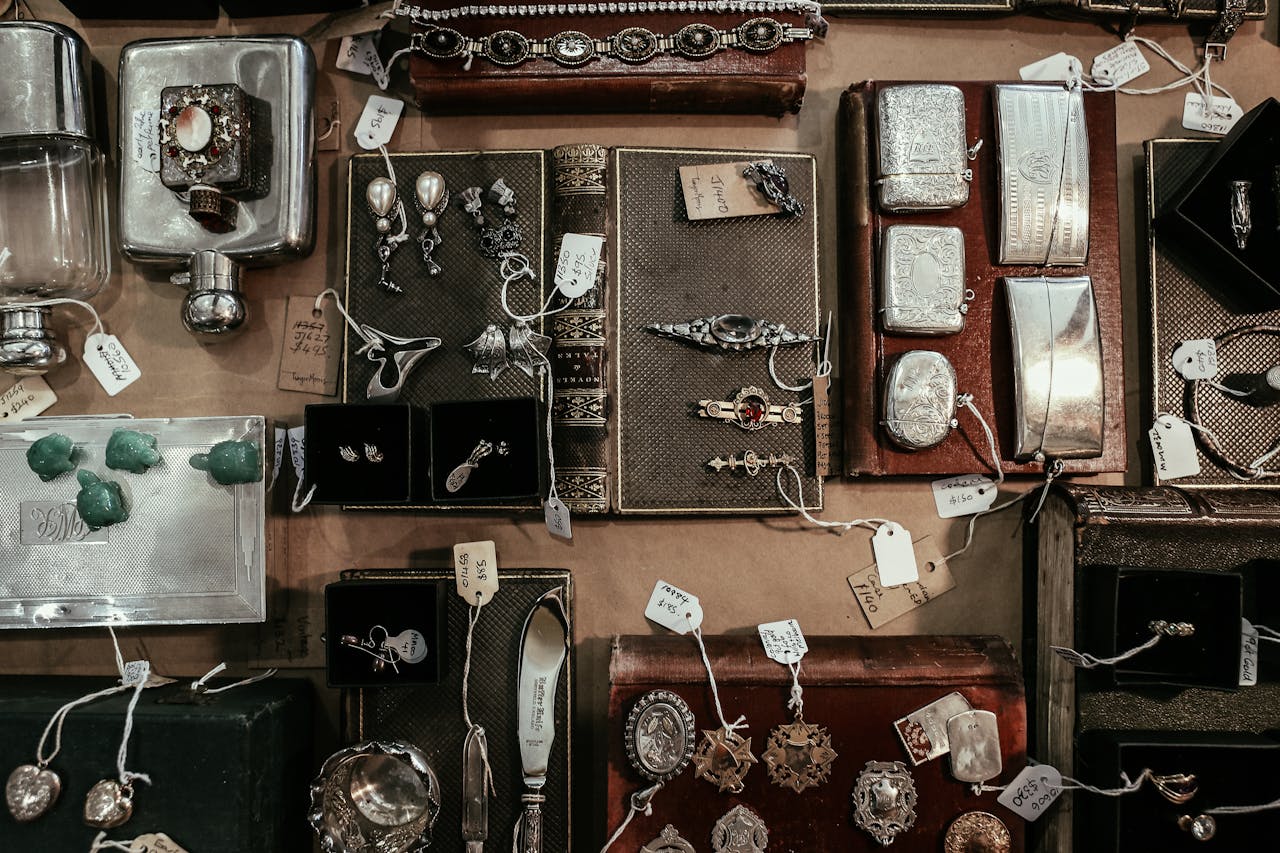 10 old items grandma kept that are shockingly valuable today