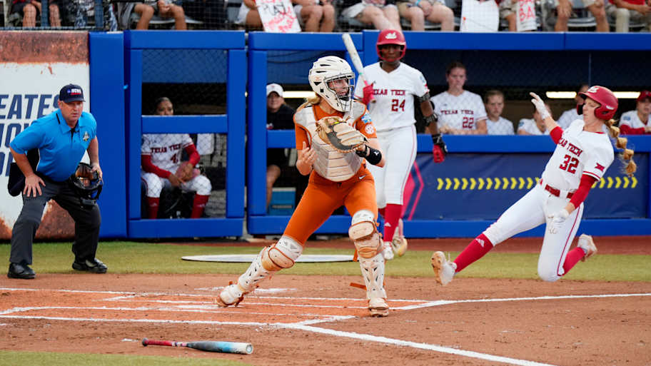 Reese Atwood rewrites Texas softball record books after elite performance