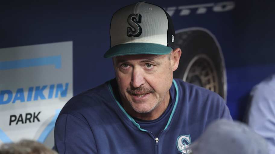Dan Wilson discusses the Mariners' upcoming season at spring training