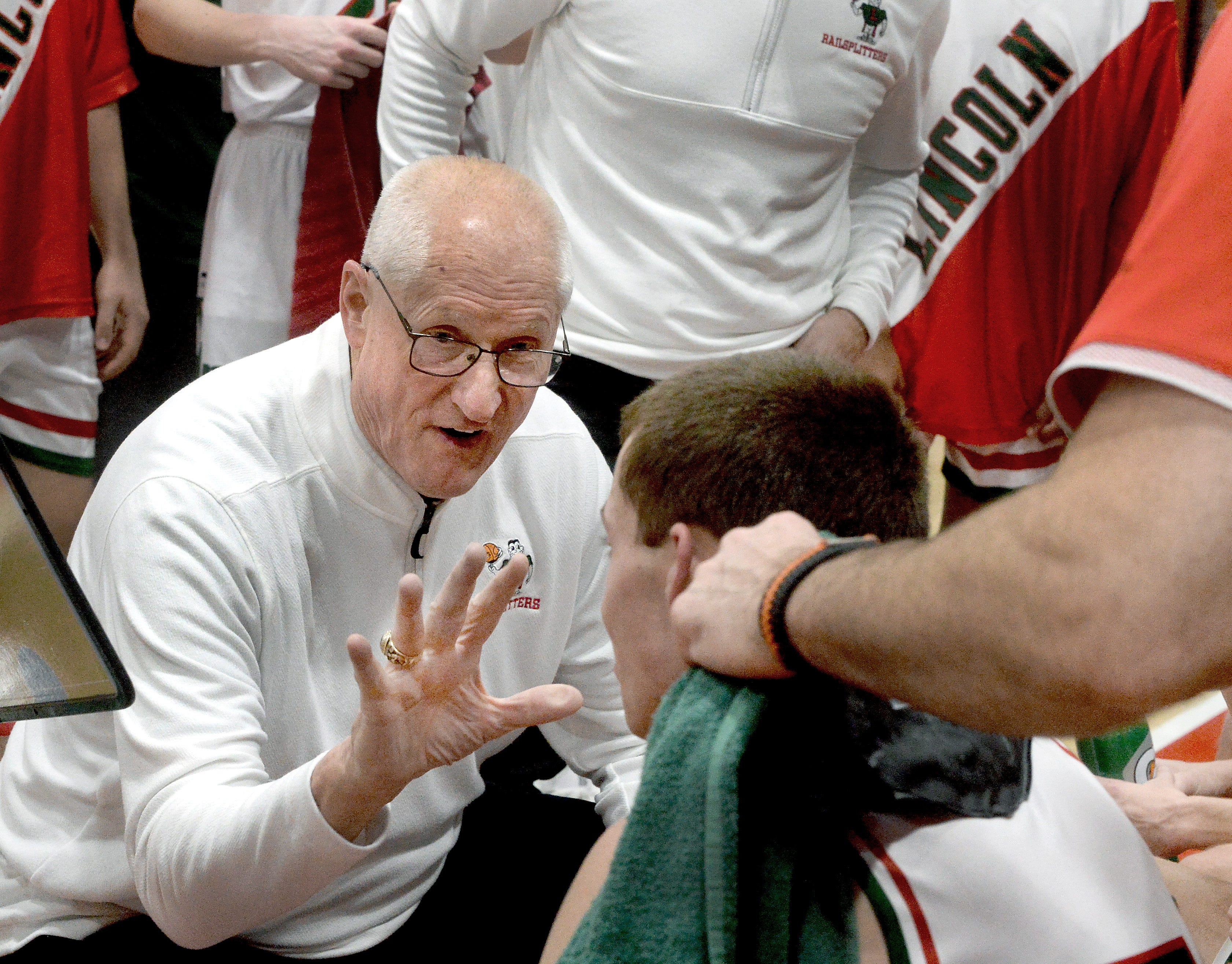 Illinois coach Neil Alexander gets 1,000th win, eyes state record