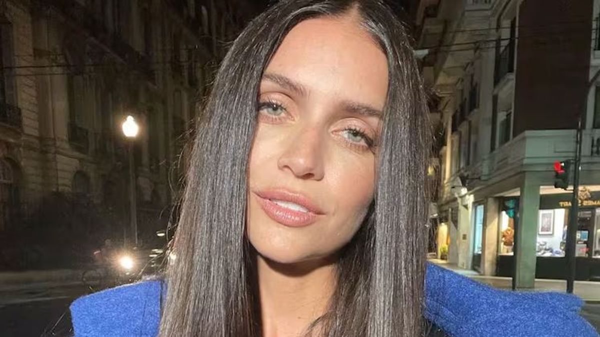 Zaira Nara apostó por el sweater con el estampado de la temporada y ...