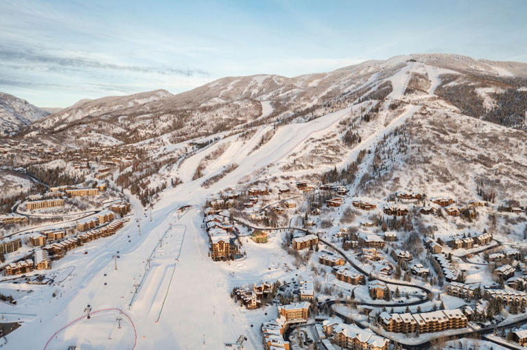 4 dead after small plane crashes near popular Colorado ski resort
