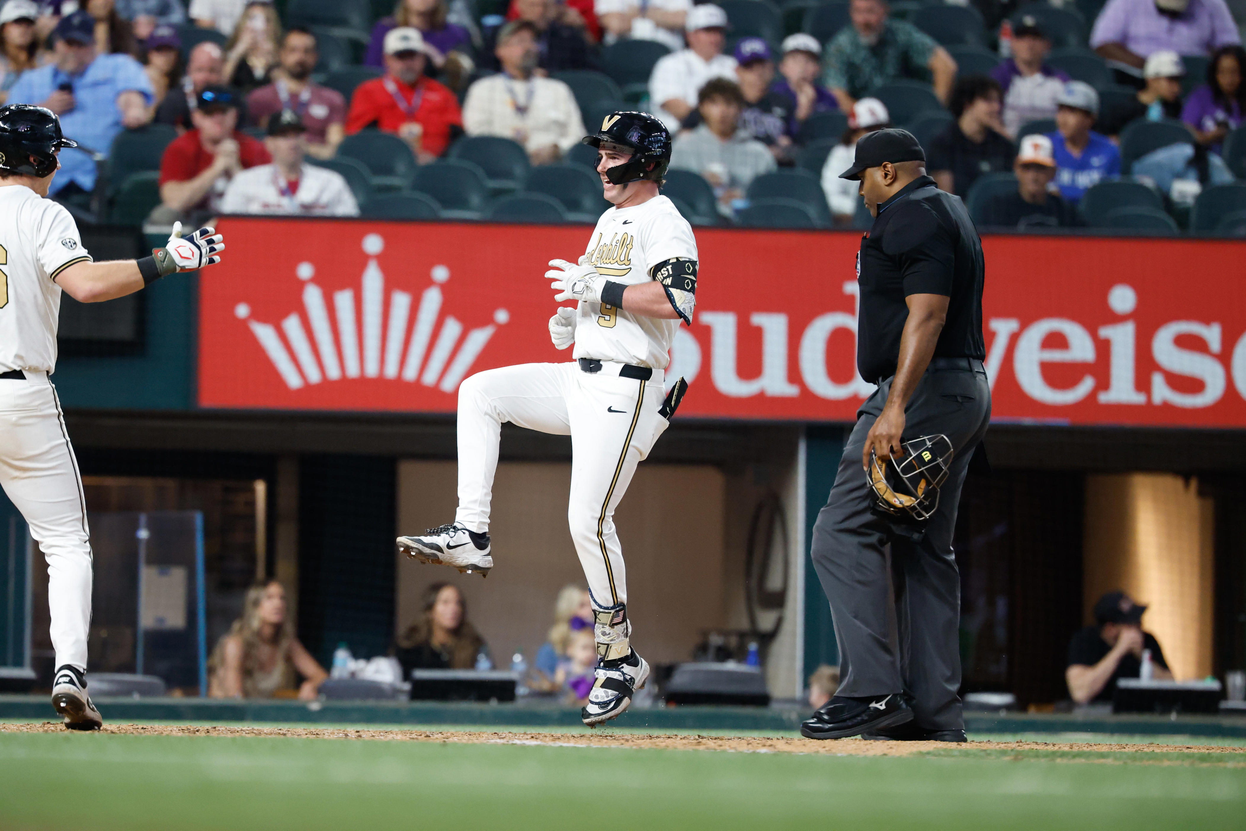Vanderbilt baseball drops season opener to TCU, Colin Barczi hits 3 ...