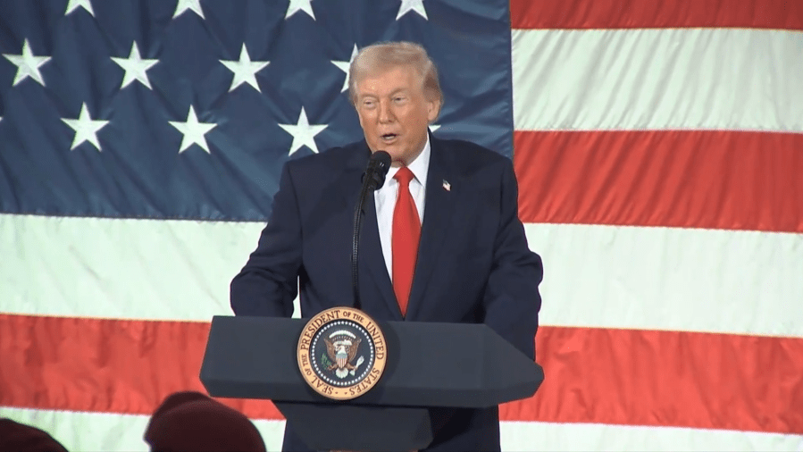 President Trump, first lady visit Fort Bragg to honor special forces ...