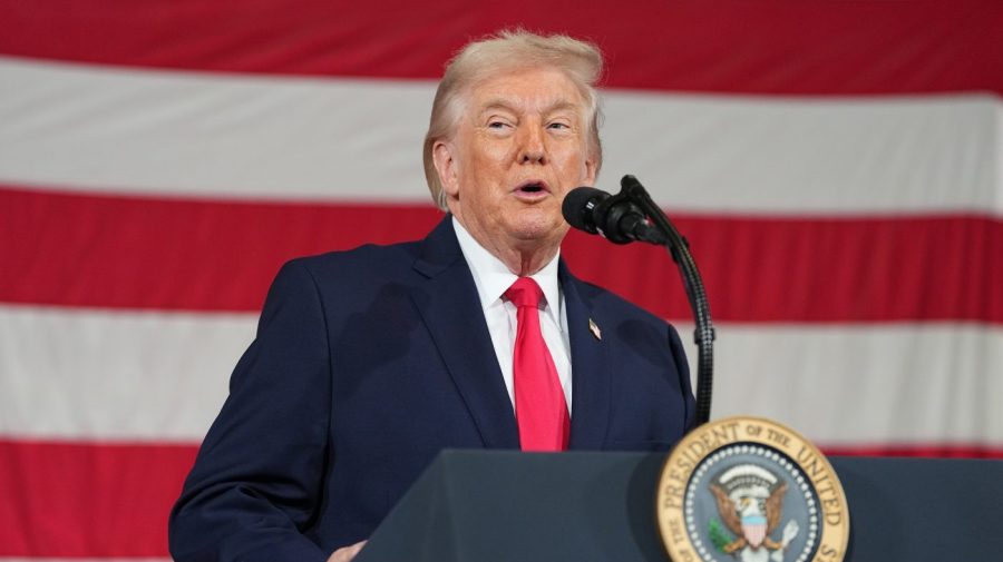 Trump attacks Roy Cooper, hypes GOP opponent during Fort Bragg speech