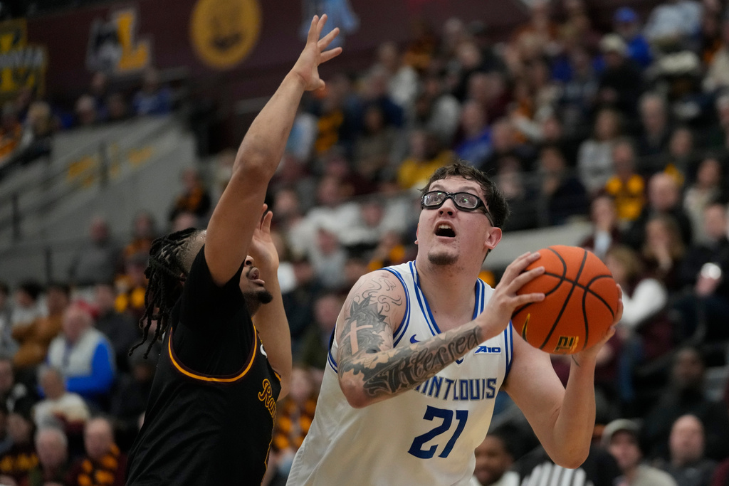 No. 18 Saint Louis extends winning streak to 18 with 86-59 victory over ...