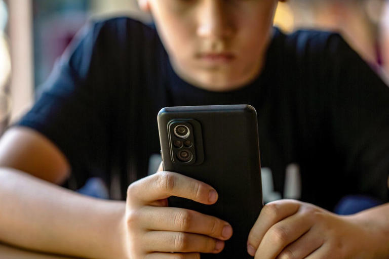 Worried your child will be left out without a smartphone? Here's what ...