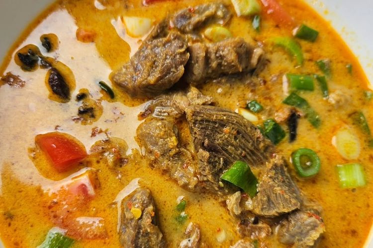 Menu spesial buat buka puasa: Berikut resep soto daging kuah santan ...