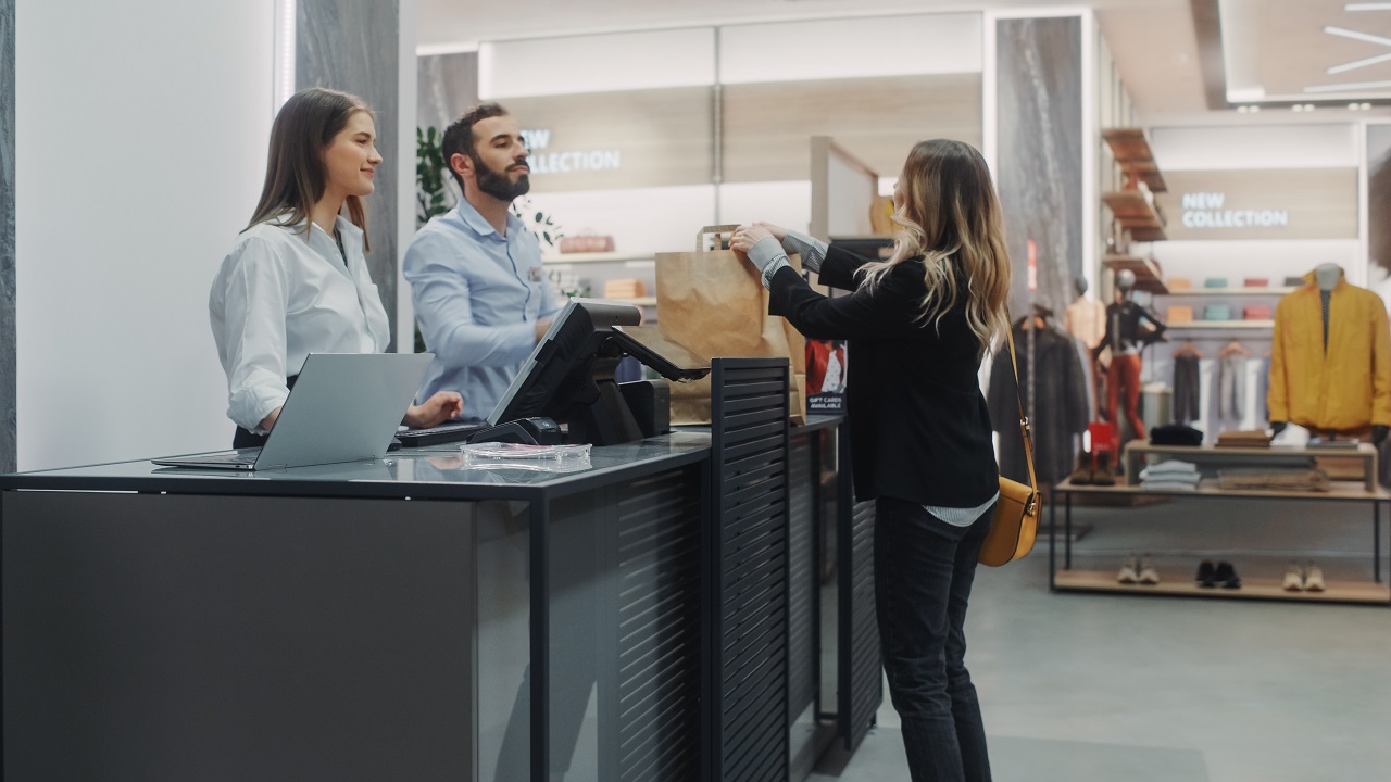 « Ouvrez votre sac ! » : un caissier peut-il vraiment vous l’imposer ...