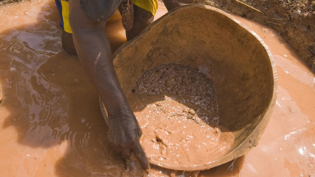 La Guinée interdit l'exportation de l'or brut produit dans les mines du ...