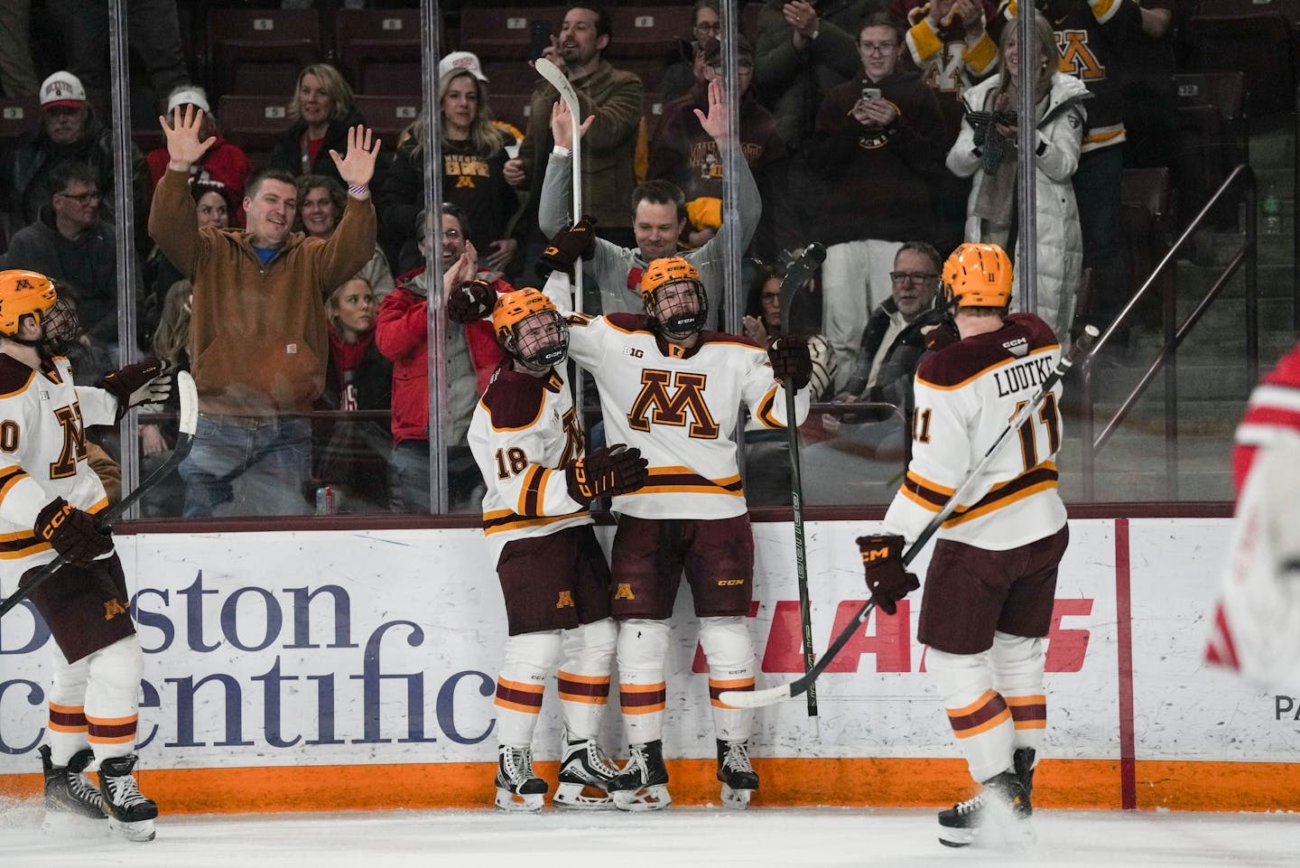 Gophers men’s hockey tops Notre Dame in SO after losing late lead