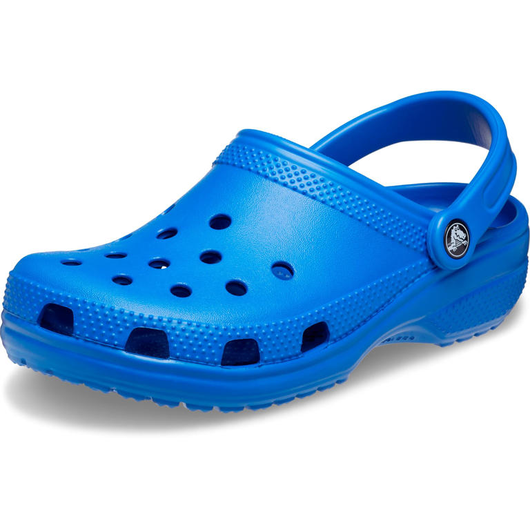 I’ve worn Oofos and Crocs recovery shoes for years—here’s my take on ...