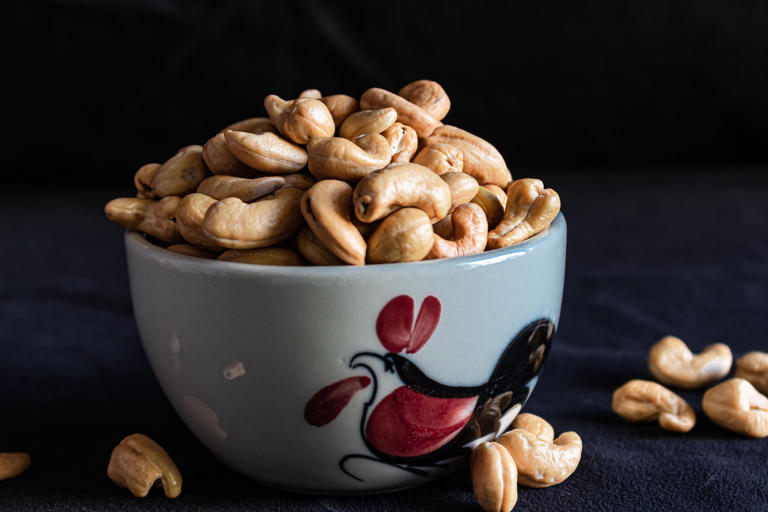 Los 5 frutos secos que recomiendan comer para proteger el corazón y ...