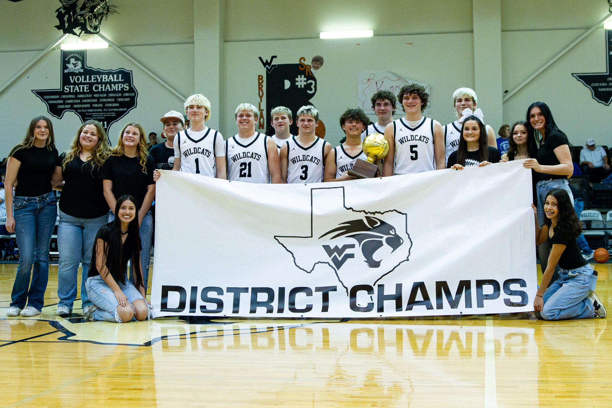 Water Valley basketball claims first district title in 10 years behind ...