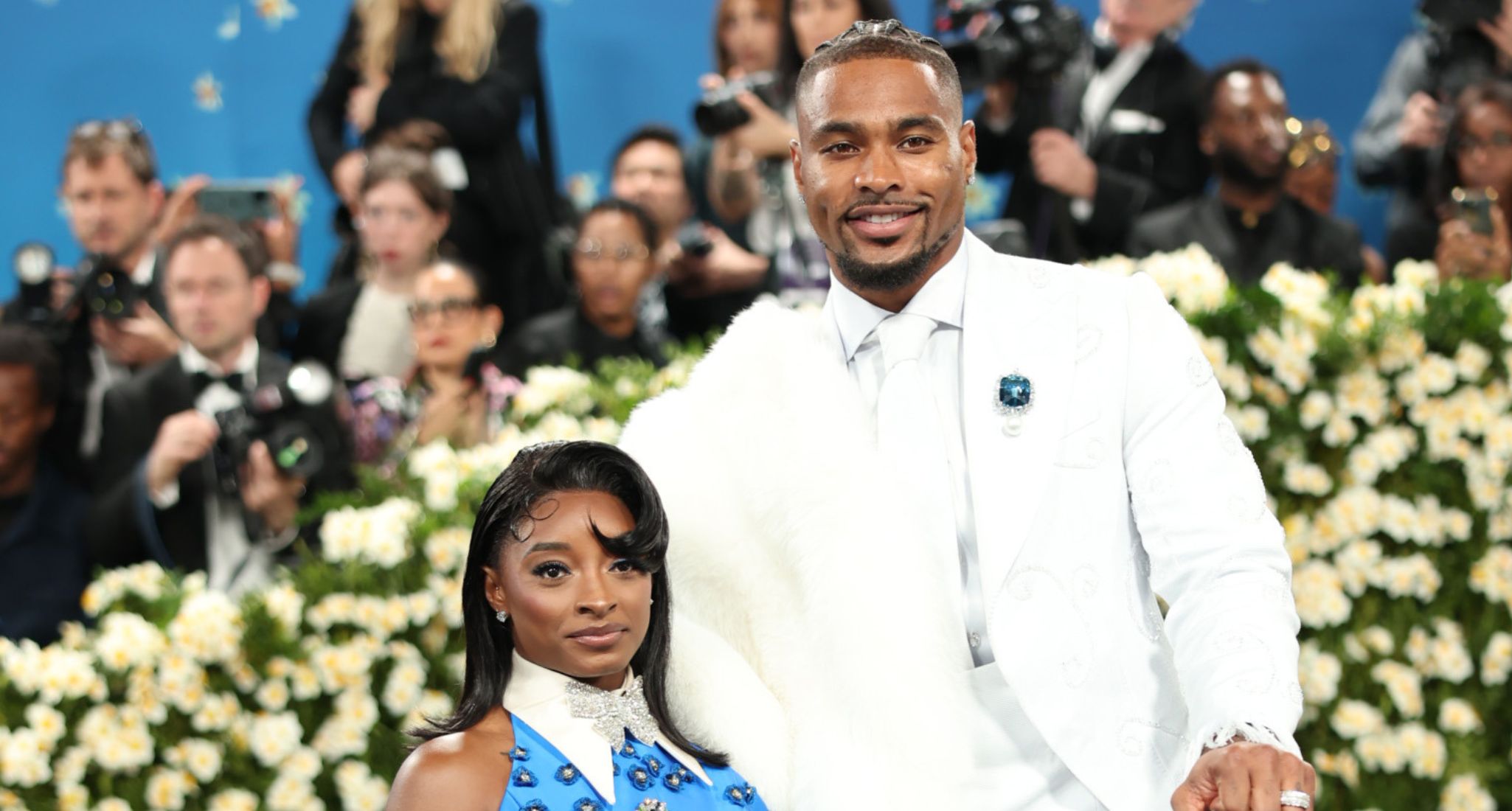 Simone Biles and her husband are fully twinning in this mirror selfie