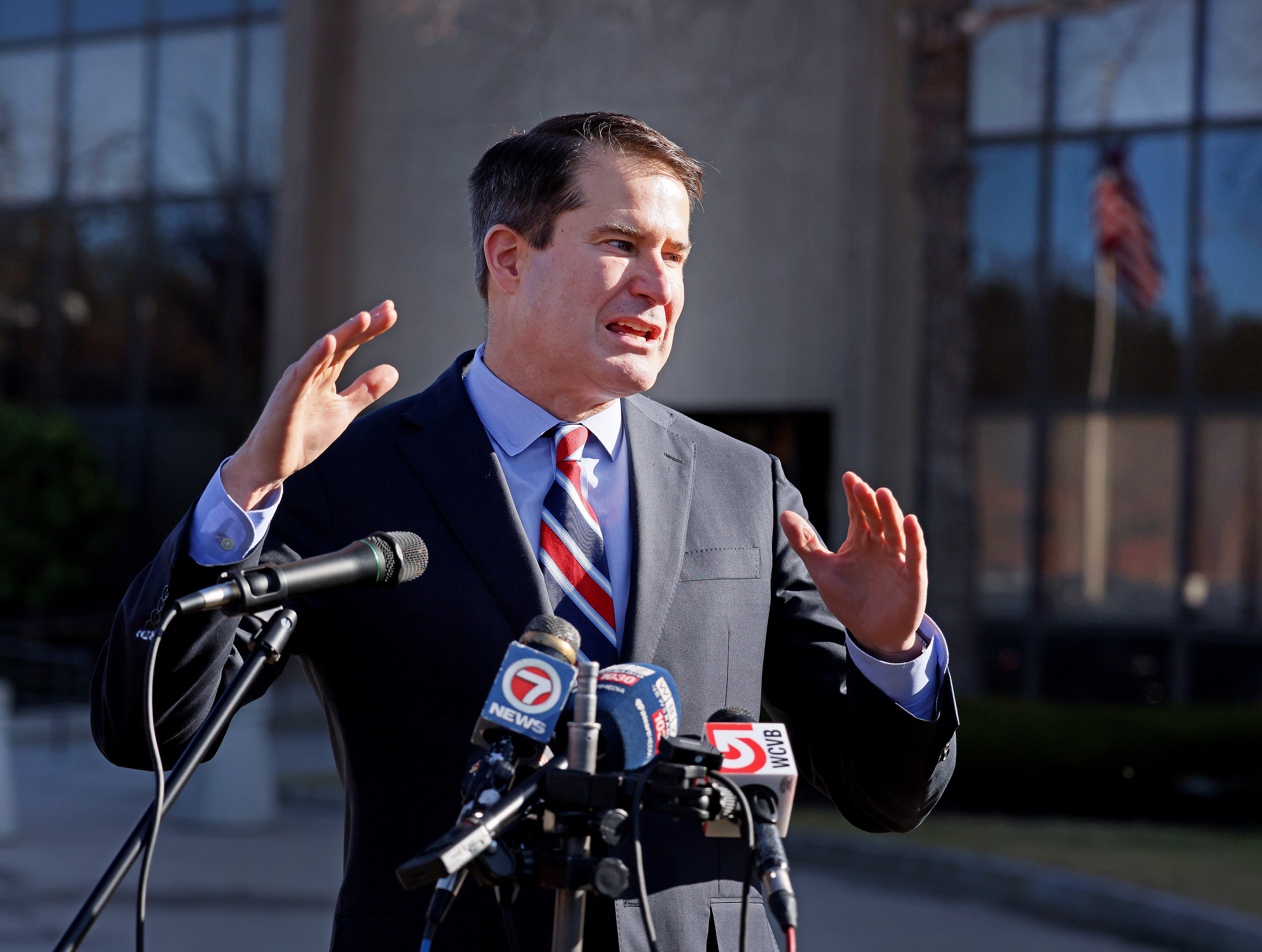 Battenfeld: Seth Moulton scores major migrant PR coup in Senate campaign