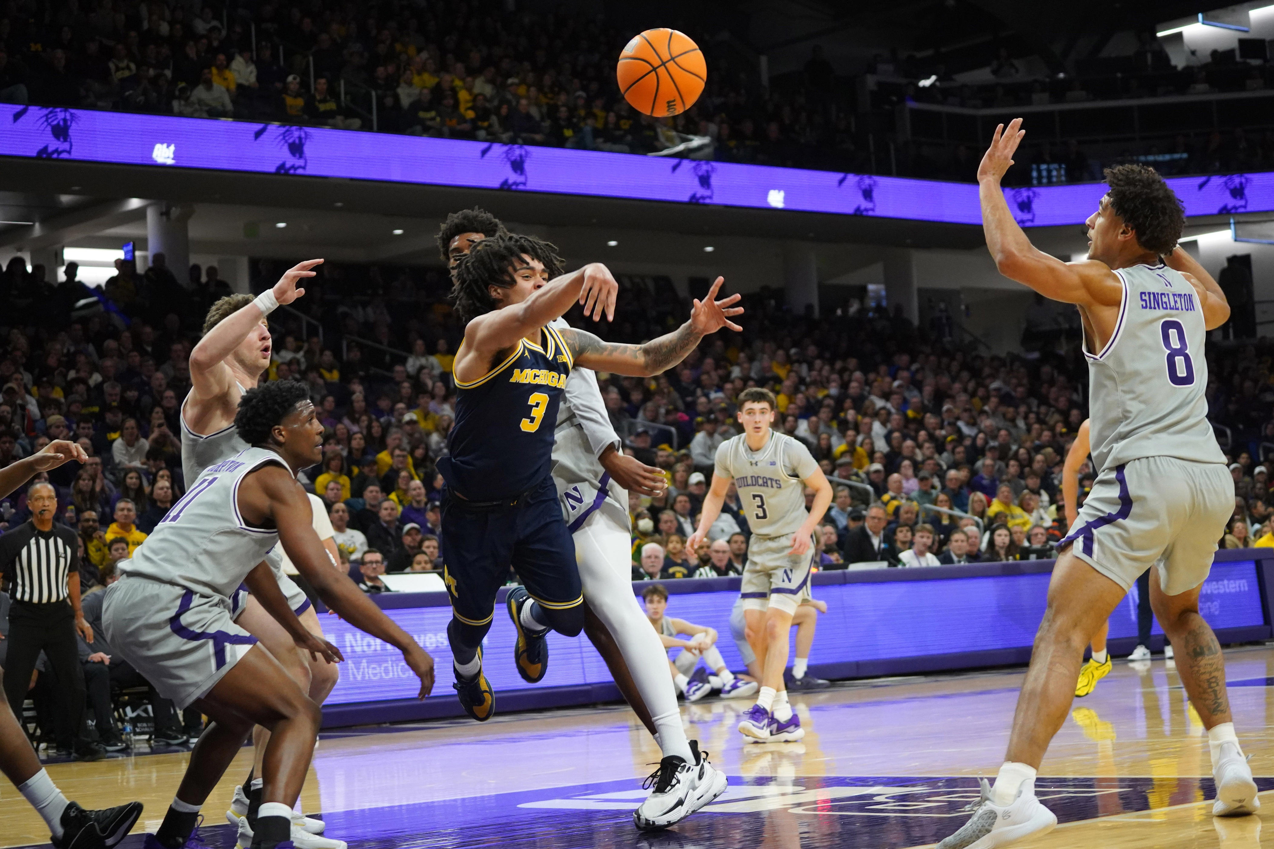 Michigan basketball's Elliot Cadeau quietly outdueling his peers