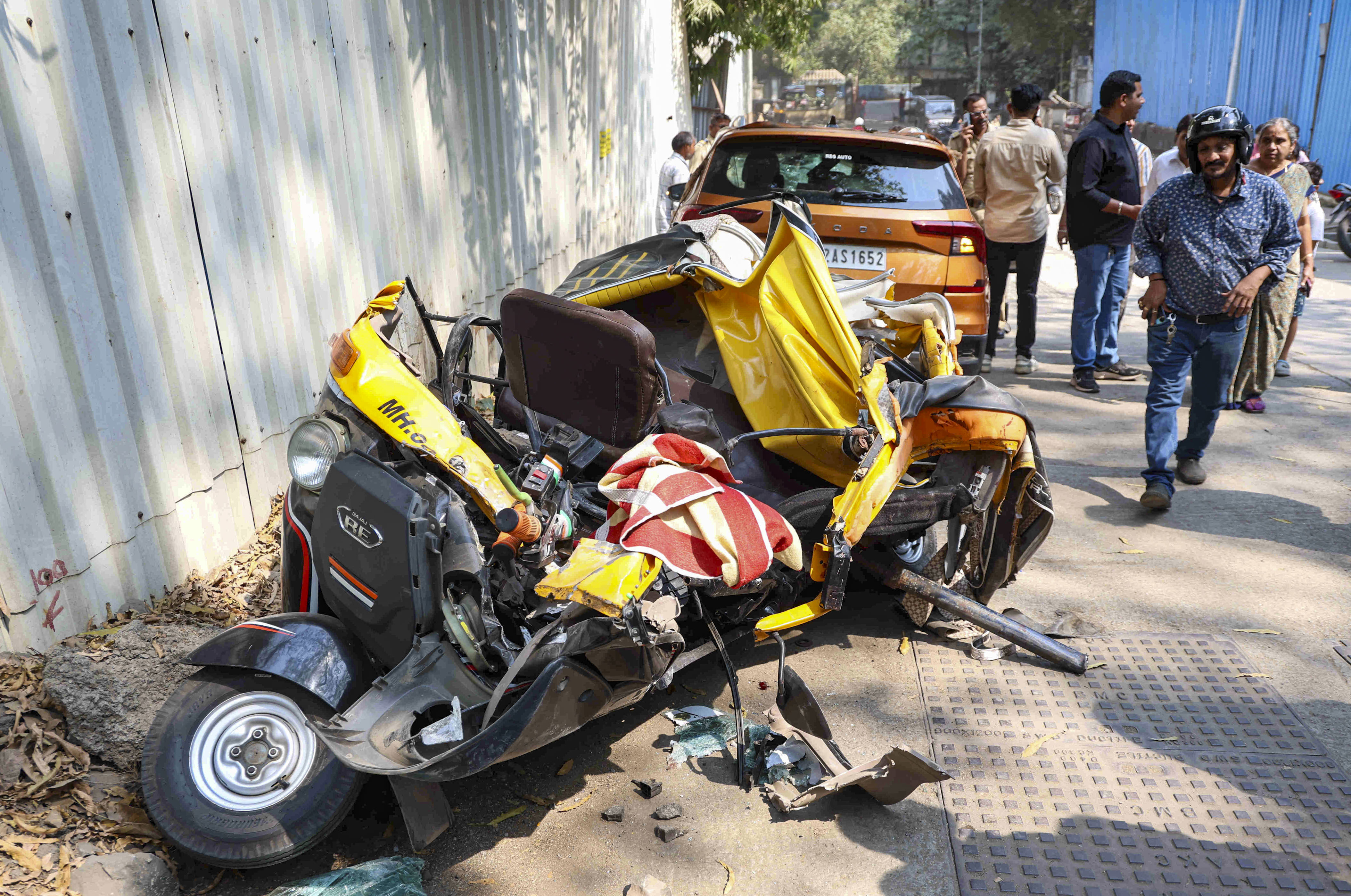 Mumbai metro rail slab collapse: CM promises thorough probe, action ...