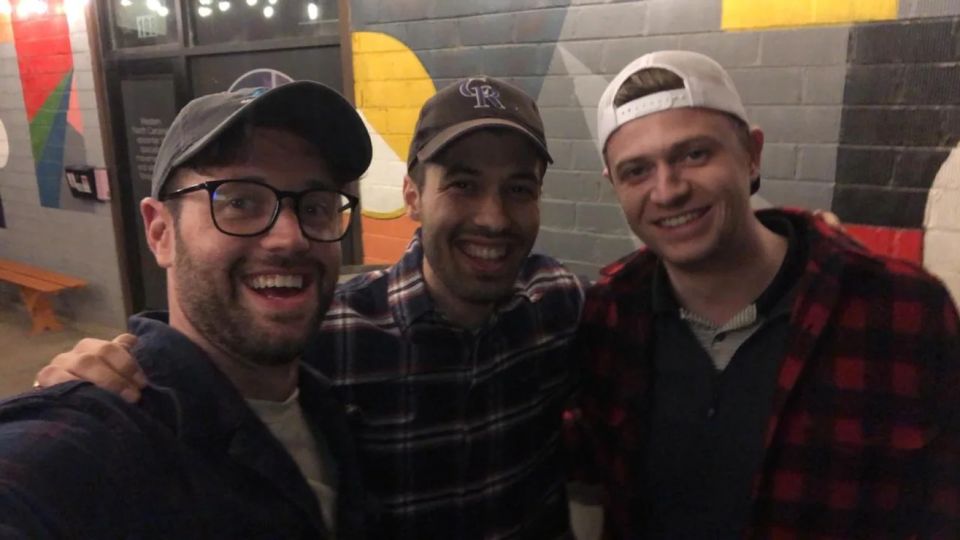 Tres británicos entraron a un bar en EE.UU. No sabían que abrían la ...