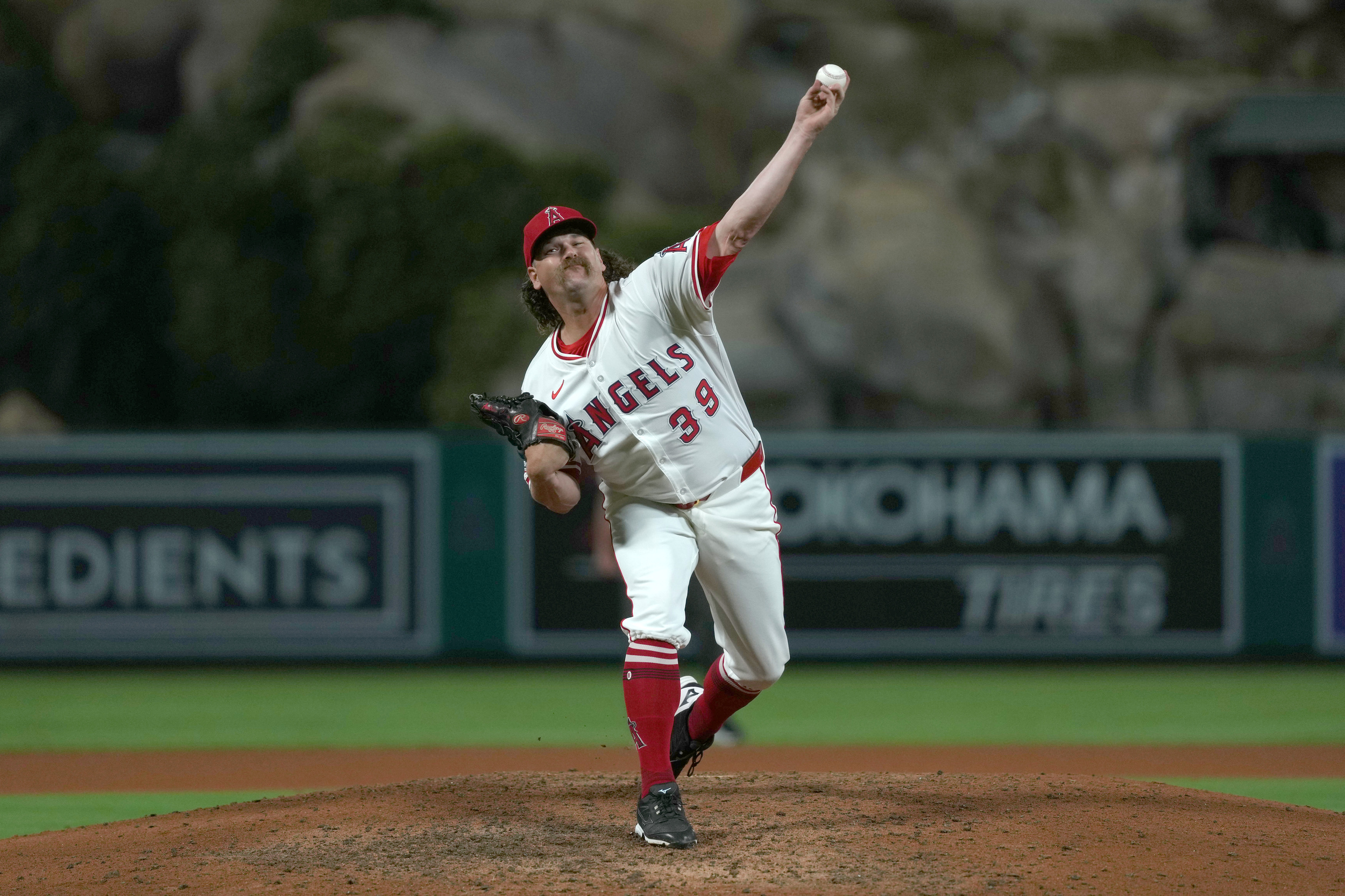 Twins sign Andrew Chafin to minor league contract