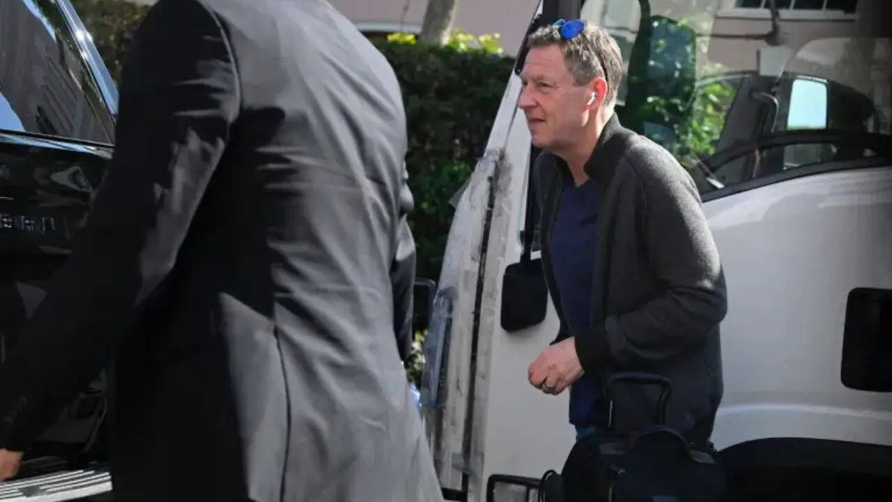 Savannah Guthrie’s husband Michael Feldman seen for first time since ...