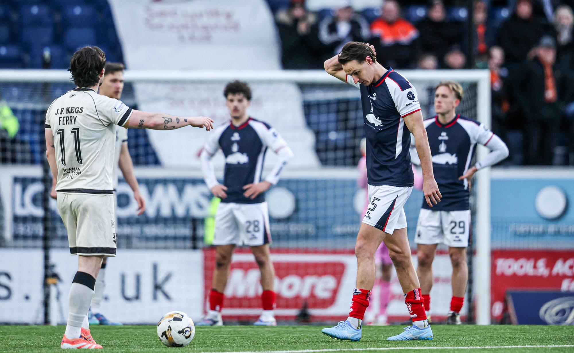 Falkirk 2-3 Dundee United: VAR drama as Liam Henderson sending off ...