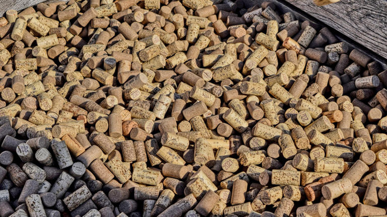 Turn an old cork into DIY garden mulch on a budget