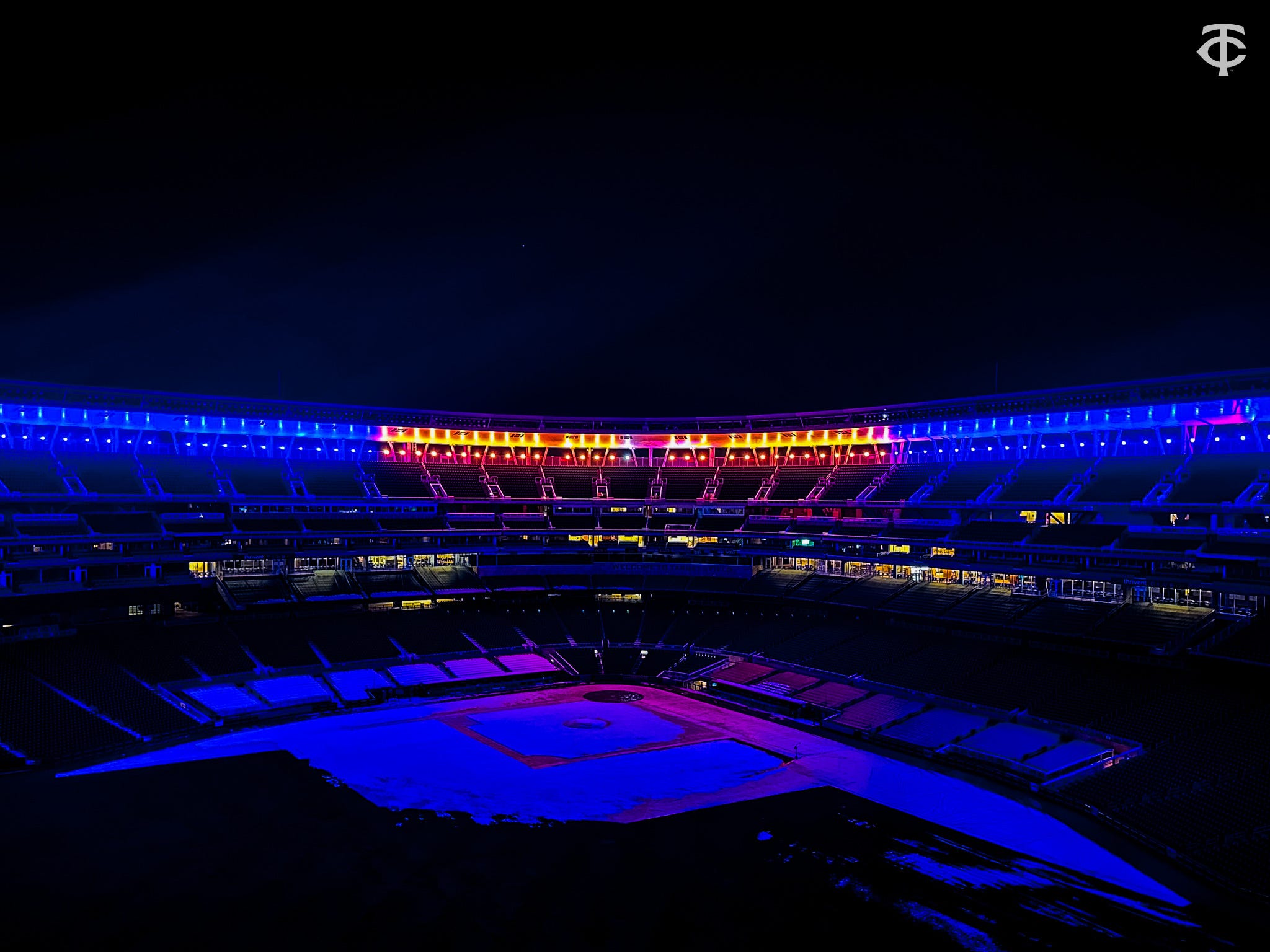 Minnesota Twins light stadium in honor of Iowa Lakes baseball team