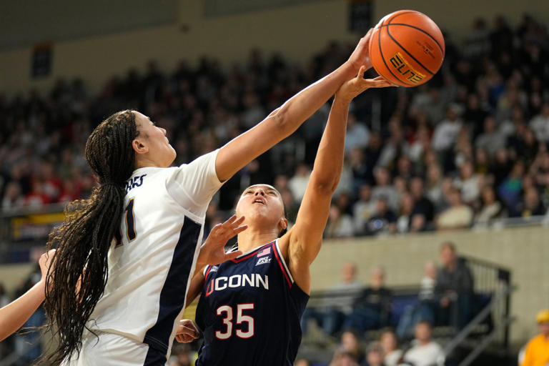 Fudd and Strong lead No. 1 UConn to 71-56 victory over Marquette for ...