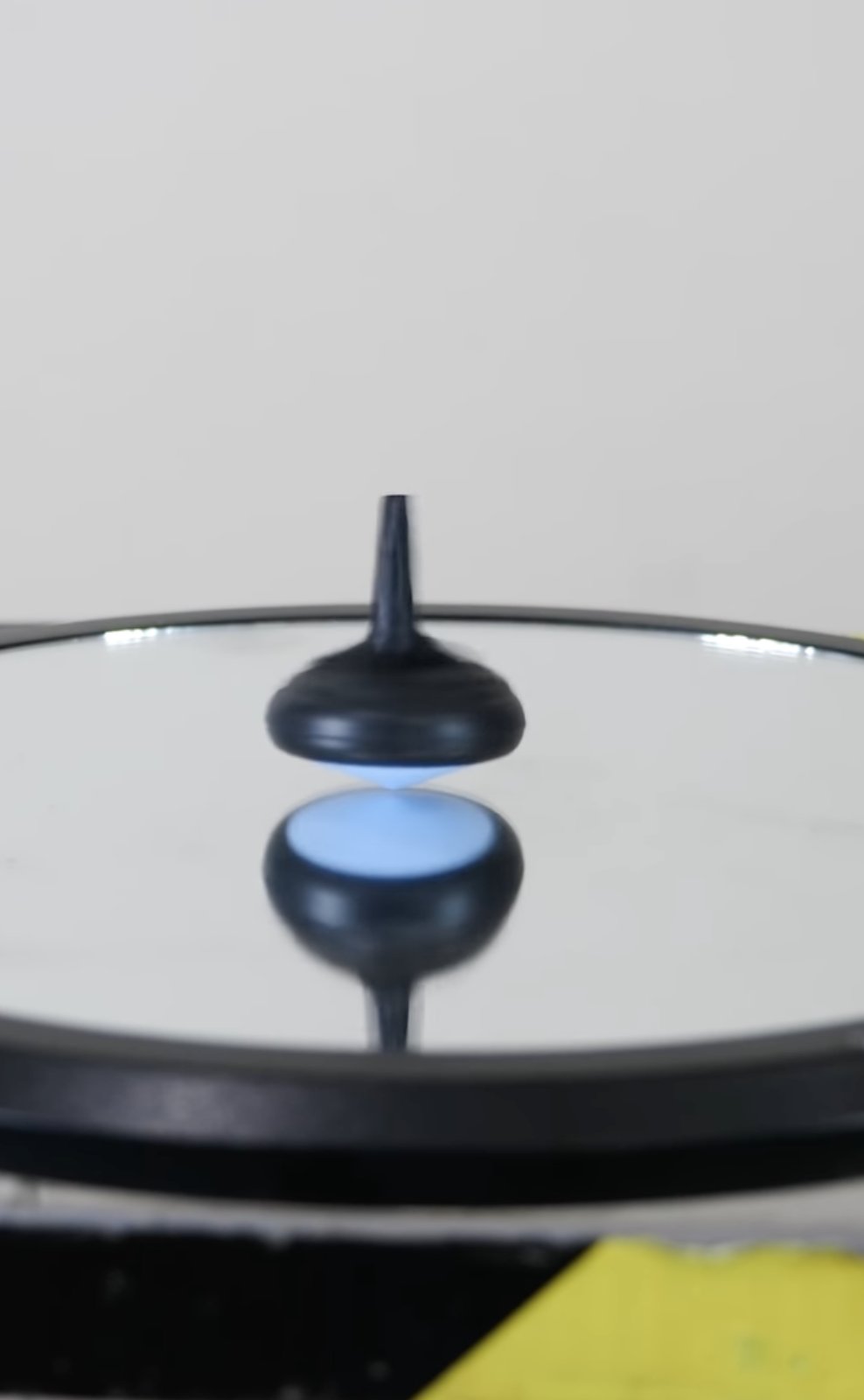 The secret behind this infinity top spinner