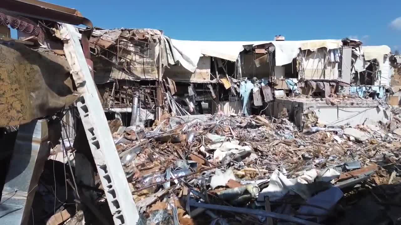 Demolition of iguana-infested Cape Coral building begins