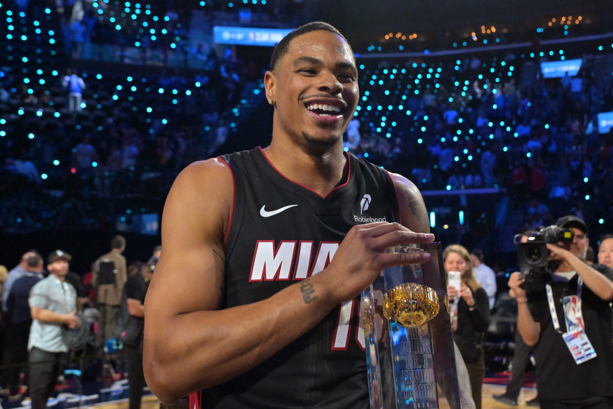 NBA fans criticize 'garbage' slam dunk contest