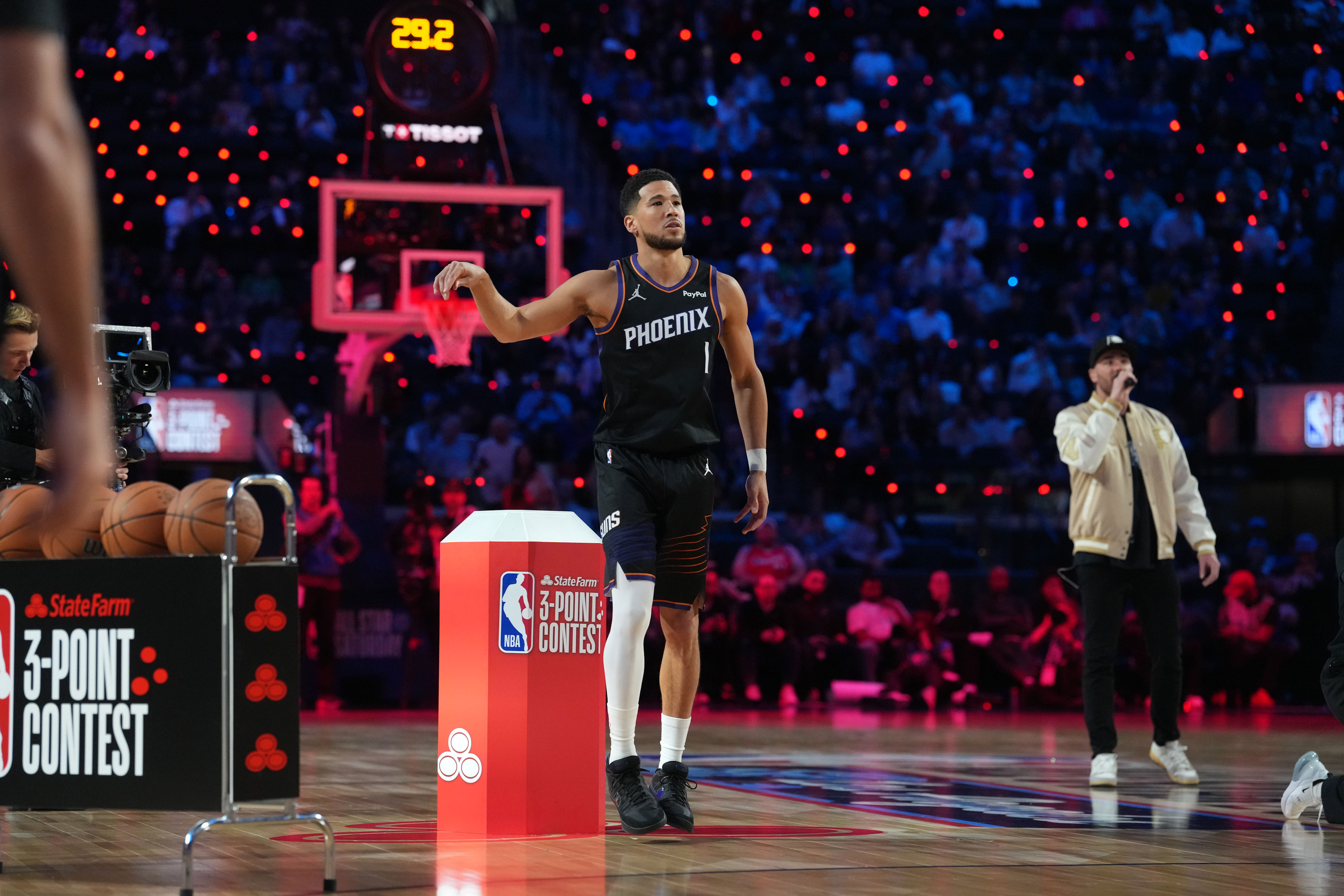 Devin Booker comes in second in the three-point contest