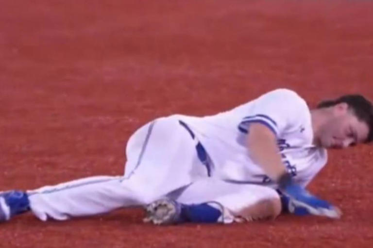 College baseball player suffers gruesome ankle injury after hitting ...