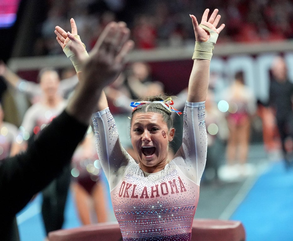 Incredible photos from Oklahoma gymnastics featuring MacKenzie Estep ...