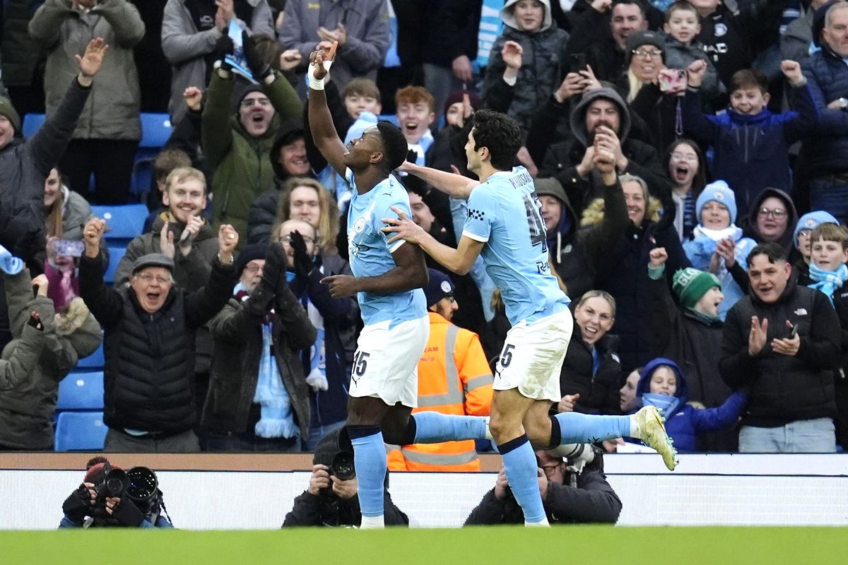 Man City advance in FA Cup after victory over Salford