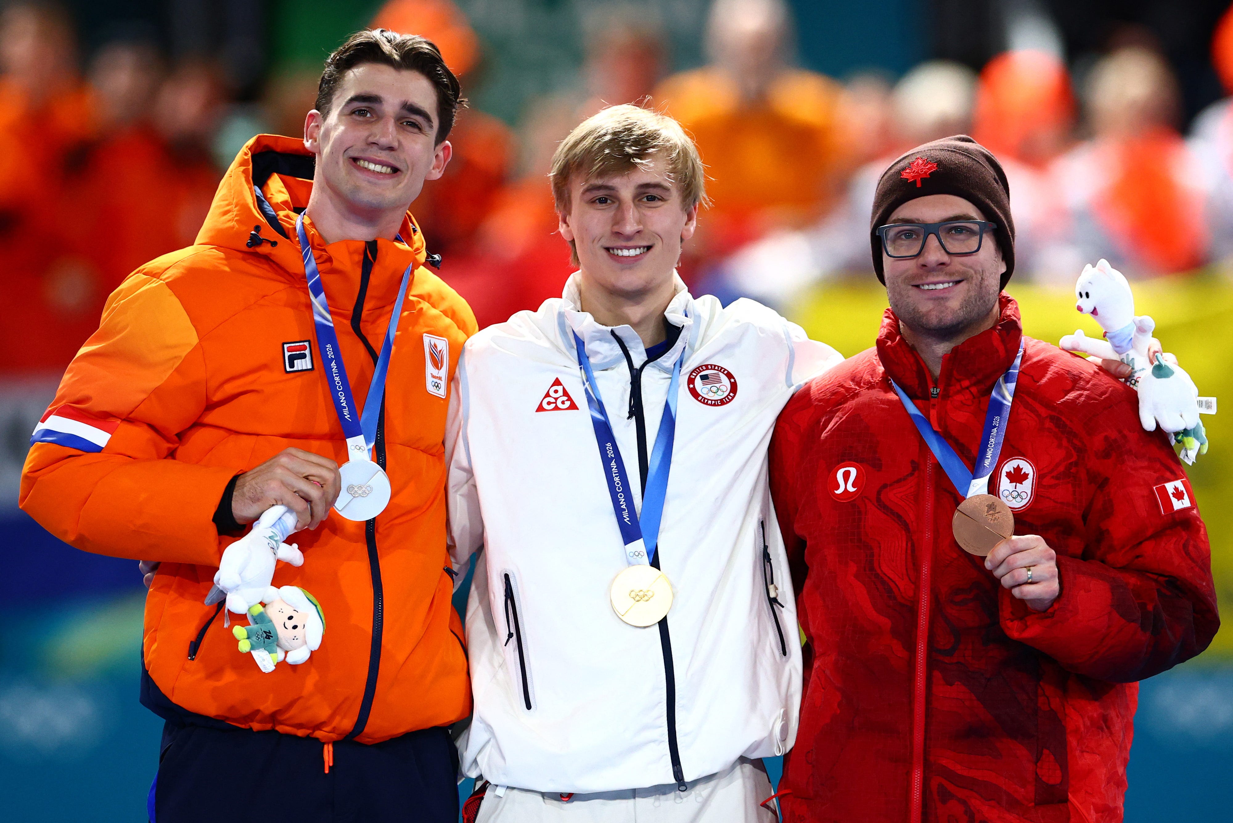 Watch Jordan Stolz receive his second gold medal at Olympics