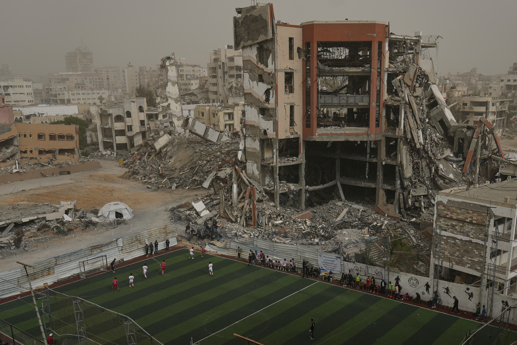 Photos show soccer’s return to Gaza as amputees and local teams play on ...