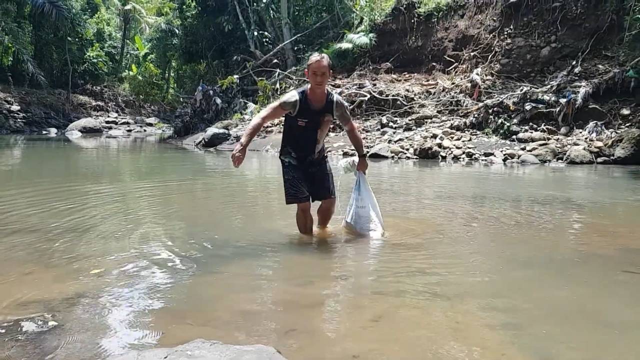 Big snake bite encounter