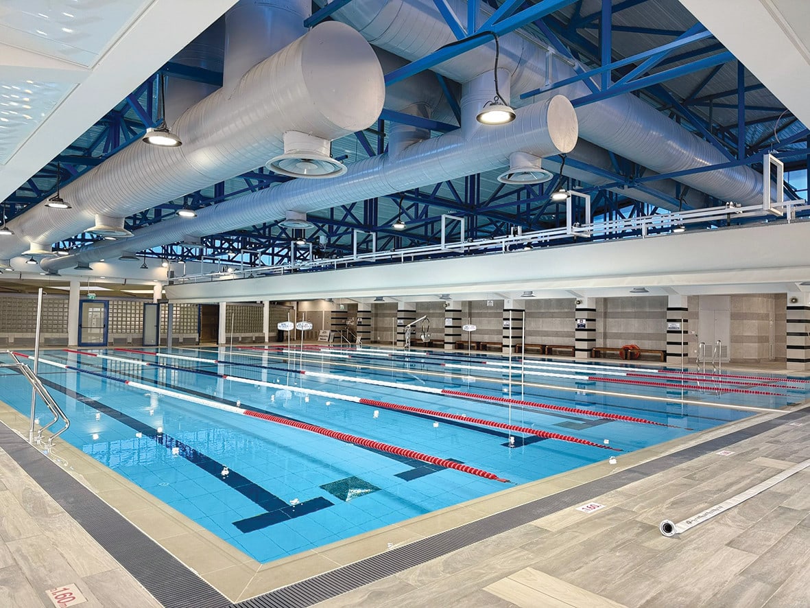 Israeli community builds world's only mechanical-divide swimming pool