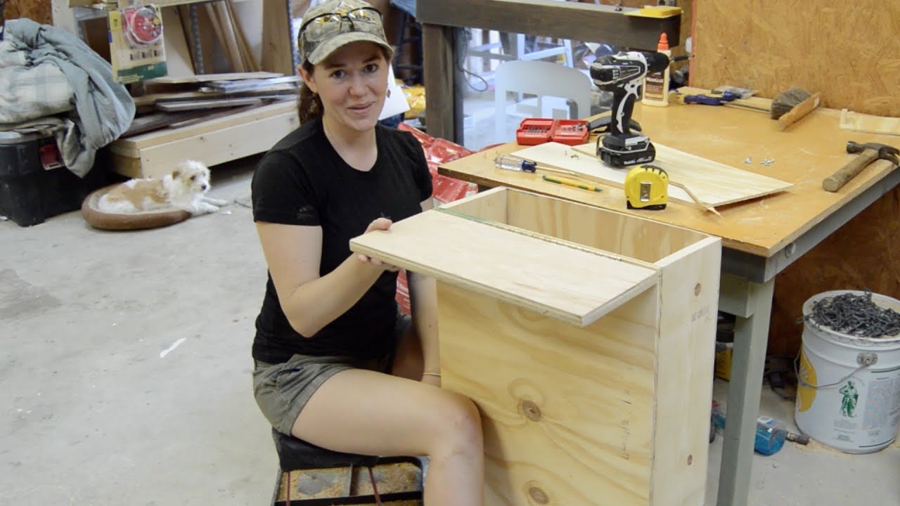 How to make a DIY dog food dispenser
