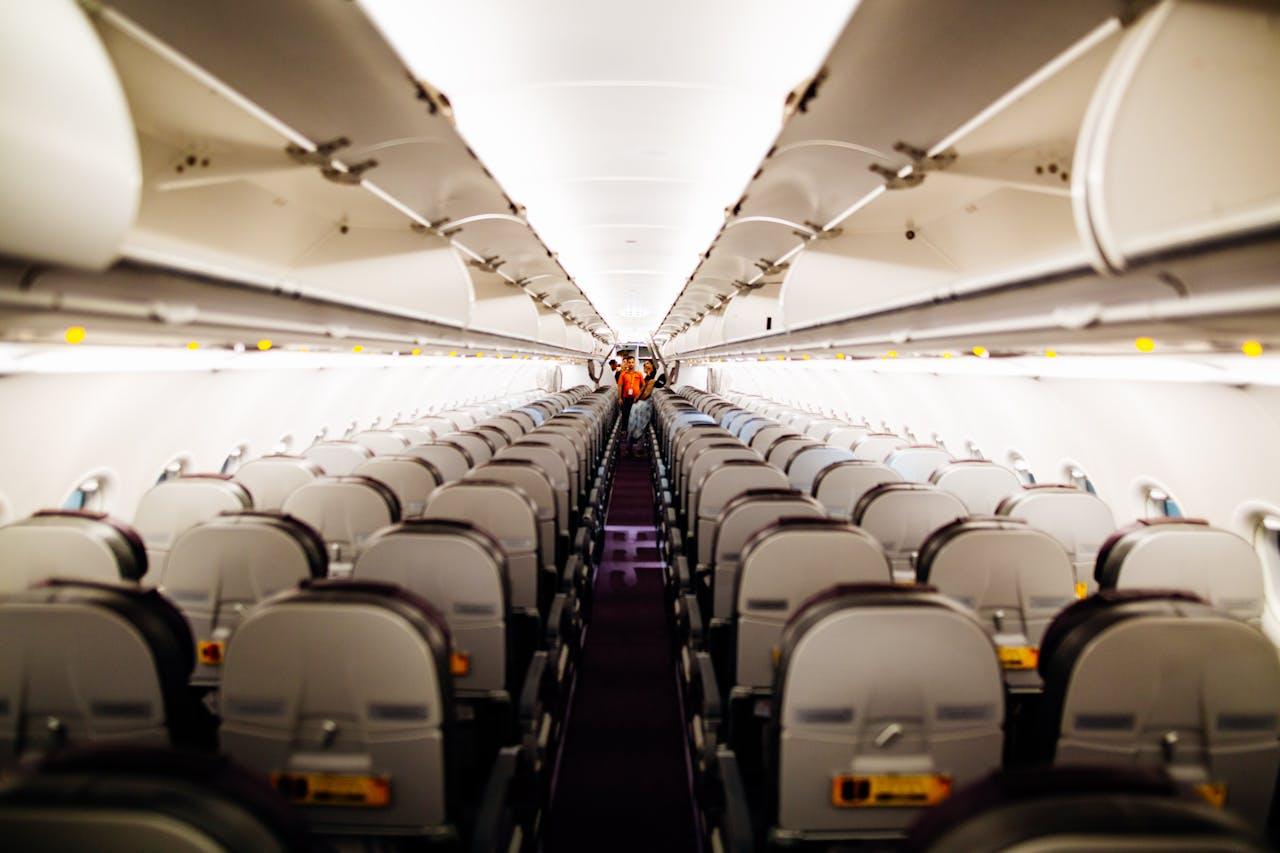 Is it ever okay to recline your airplane seat? The great civility war