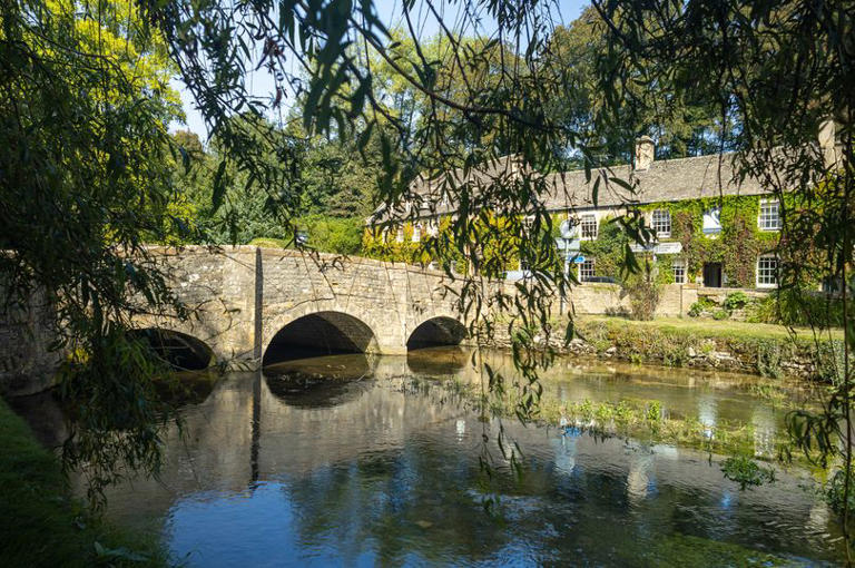 I visited beautiful village in Cotswolds – but there's a problem and it ...